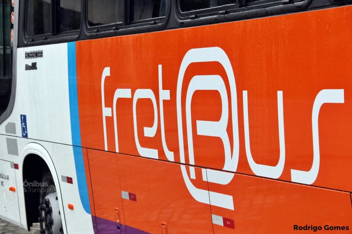 Fretbus renova a frota com Busscar El Buss 320 L - Ônibus & Transporte
