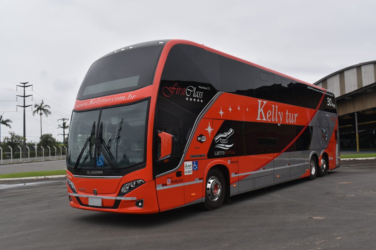 Busscar entrega Vissta Buss DD à Agência de Viagens e Turismo Kelly Tur ...