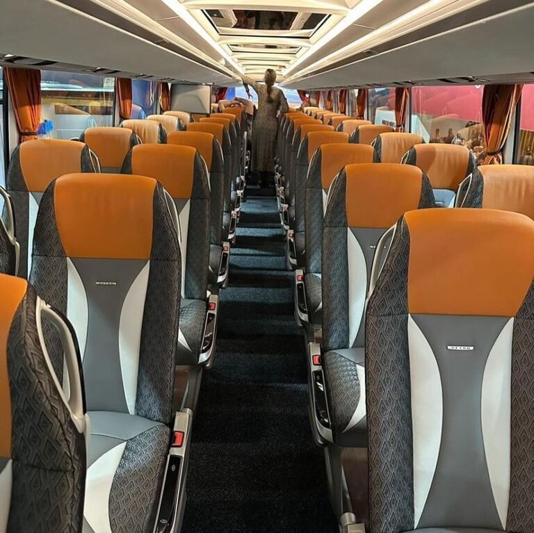 Setra expõe o TopClass 500 S 531 D na Busworld - Ônibus & Transporte