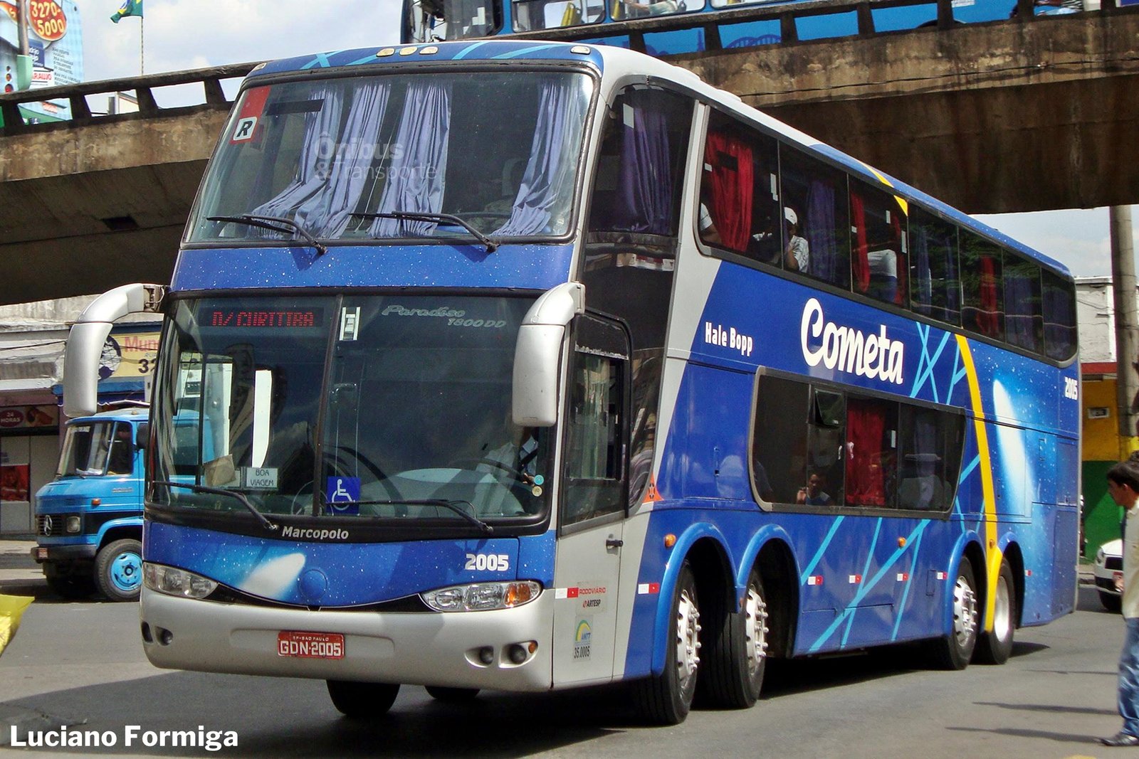 Primeiros ônibus Double Decker da Cometa eram equipados com chassi ...