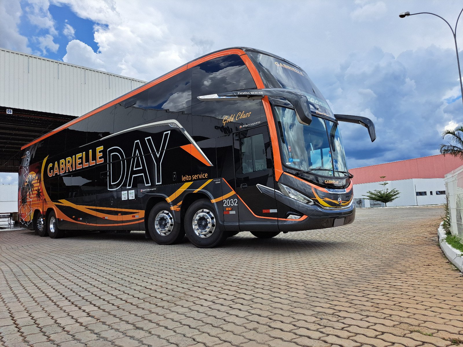 Gabrielle Day recebe mais dois ônibus da linha G8 da Marcopolo - Ônibus ...