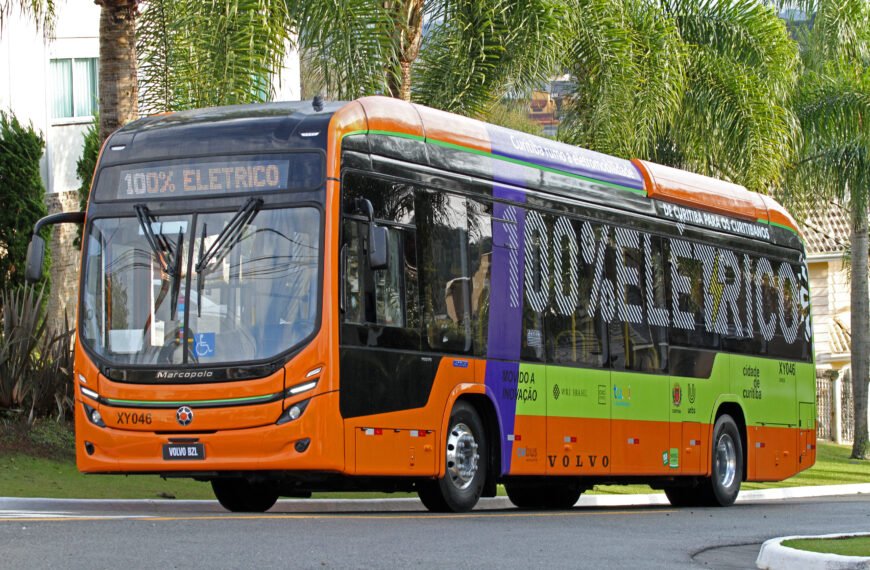 Volvo VM City é Caminhão do Ano no Prêmio Autodata 2021 - Ônibus ...