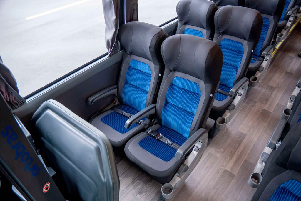 Suan Transportes celebra 26 anos com aquisição de micro-ônibus Volare ...