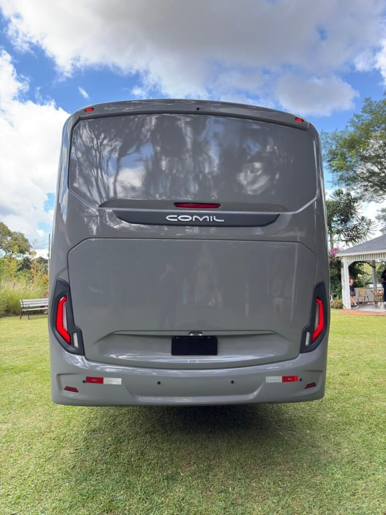 Comil lança Campione 330 e Versatile V4 e reforça estratégia no mercado ...